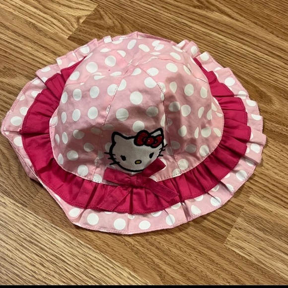 Hello Kitty | Accessories | Hello Kitty Sun Hat Bucket Hat | Poshmark